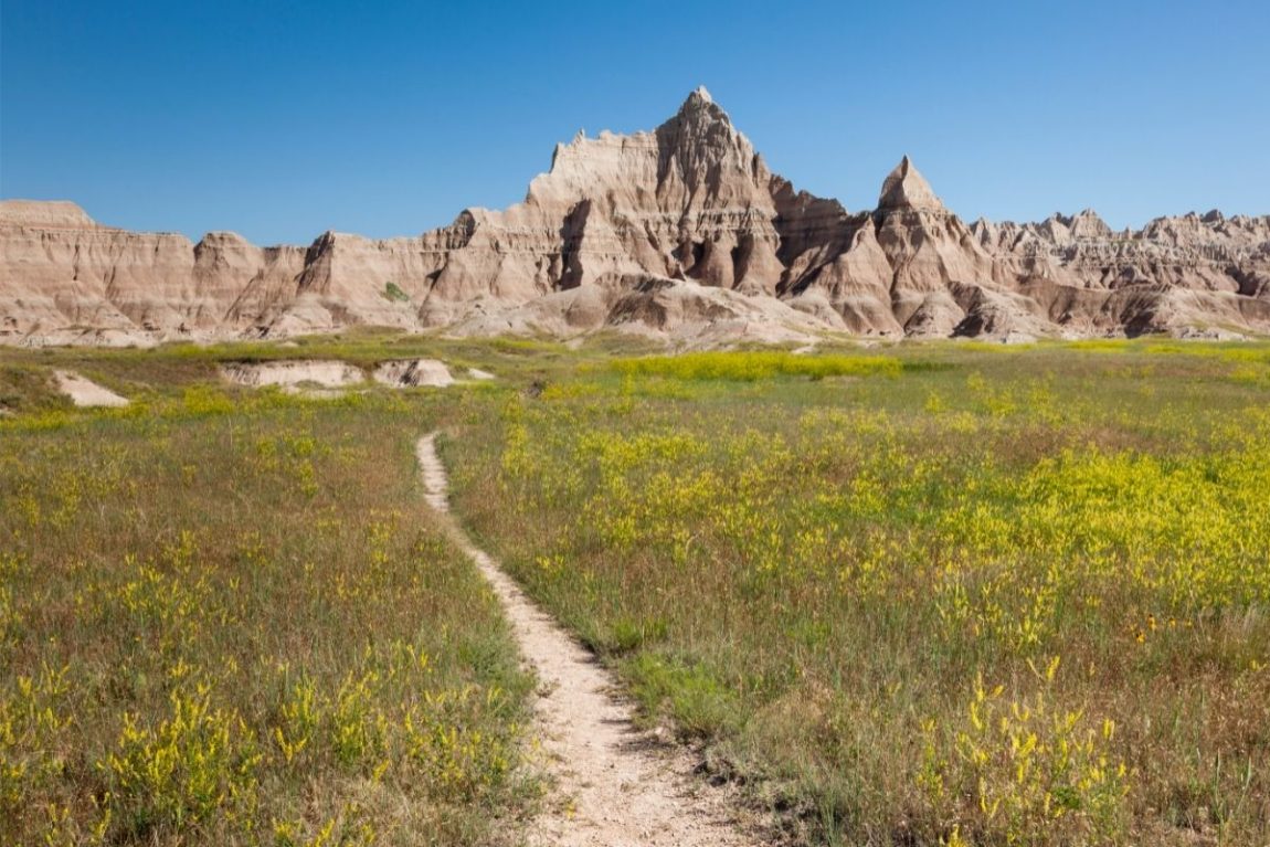 11 of the Best South Dakota Badlands Hikes