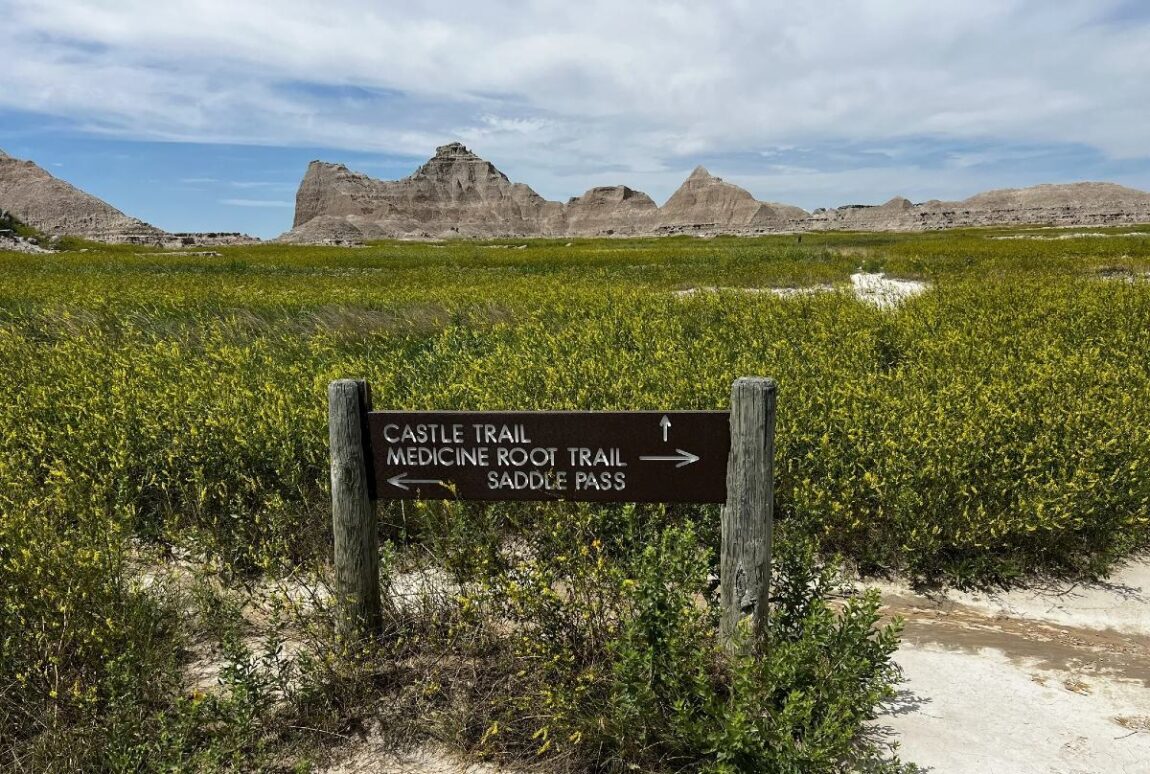 11 of the Best South Dakota Badlands Hikes